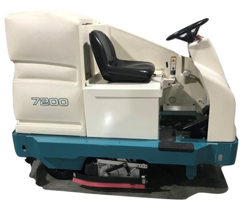 Tennant 7200 36 Inch Disk Rider Floor Scrubber - Lifetime Equipment